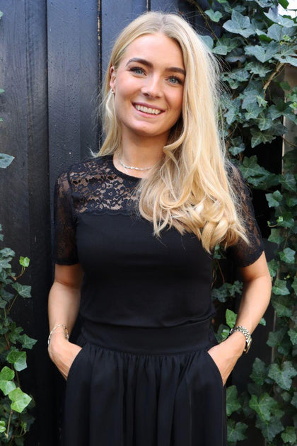 Liberté Bluse 22276 LISA SS LACE BLOUSE 2 Blouses (22276) – Lisen.dk