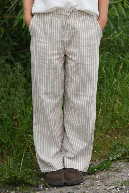 Lava Pants 204430 | Simply Taupe w. Off-White | Bukser fra Freequent ...